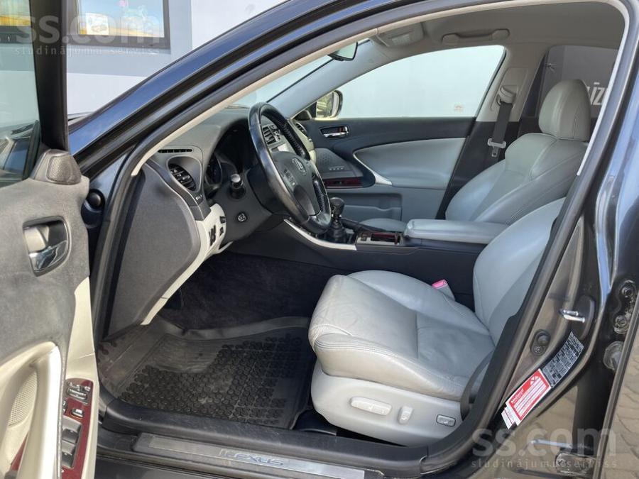 Pelēks Lexus IS 2007 Talsi, ar dzinēja tilpumu 2.20 L un nobraukumu 349 tūkst. km par 2700 €, foto 22 vietnē AUTOMOTO.COM.LV