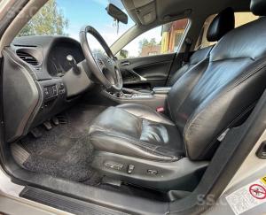 Grey Lexus IS 2007 in Riga, with an engine capacity of 2.20 L and mileage of 388 thousand km for 3300 €, photo 8 on AUTOMOTO.COM.LV