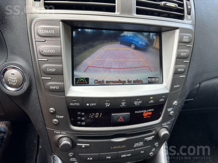 Grey Lexus IS 2007 in Riga, with an engine capacity of 2.20 L and mileage of 388 thousand km for 3300 €, photo 11 on AUTOMOTO.COM.LV