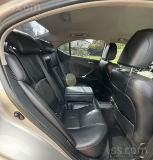 Grey Lexus IS 2007 in Riga, with an engine capacity of 2.20 L and mileage of 388 thousand km for 3300 €, photo 12 on AUTOMOTO.COM.LV