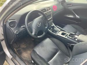 Grey Lexus IS 2007 in Riga, with an engine capacity of 2.20 L and mileage of 390 thousand km for 500 €, photo 3 on AUTOMOTO.COM.LV