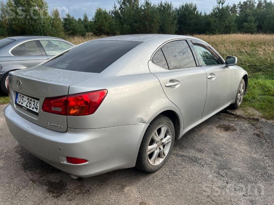 Grey Lexus IS 2007 in Riga, with an engine capacity of 2.20 L and mileage of 390 thousand km for 500 €, photo 5 on AUTOMOTO.COM.LV
