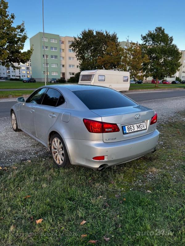 Lexus IS 2007 in Parnu on AUTOMOTO.COM.LV Grey Lexus IS 2007 in Parnu, with an engine capacity of 2.50 L and mileage of 285 thousand km for 4500 €, photo 5 on AUTOMOTO.COM.LV