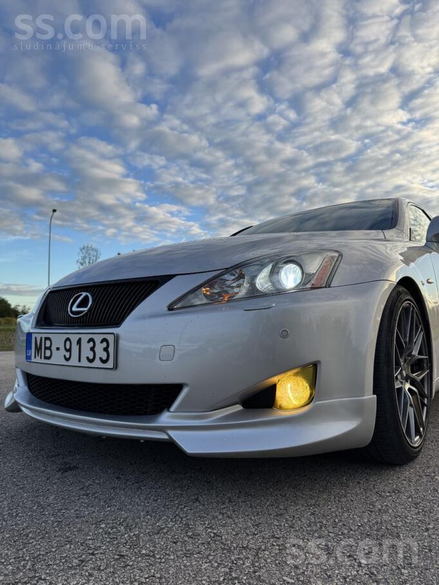 Grey Lexus IS 2007 in Kraslava, with an engine capacity of 2.20 L and mileage of 263 thousand km for 4800 €, photo 1 on AUTOMOTO.COM.LV