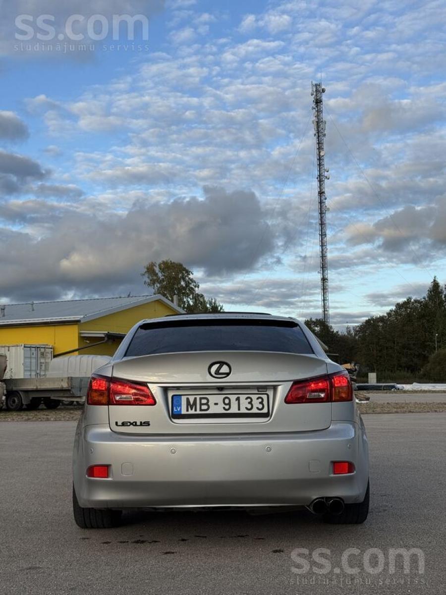 Grey Lexus IS 2007 in Kraslava, with an engine capacity of 2.20 L and mileage of 263 thousand km for 4800 €, photo 5 on AUTOMOTO.COM.LV