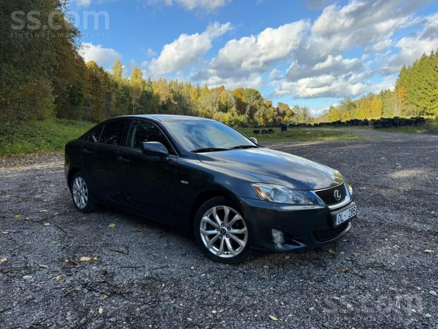 Pelēks Lexus IS 2007 Krāslava, ar dzinēja tilpumu 2.20 L un nobraukumu 335 tūkst. km par 2800 €, foto 3 vietnē AUTOMOTO.COM.LV