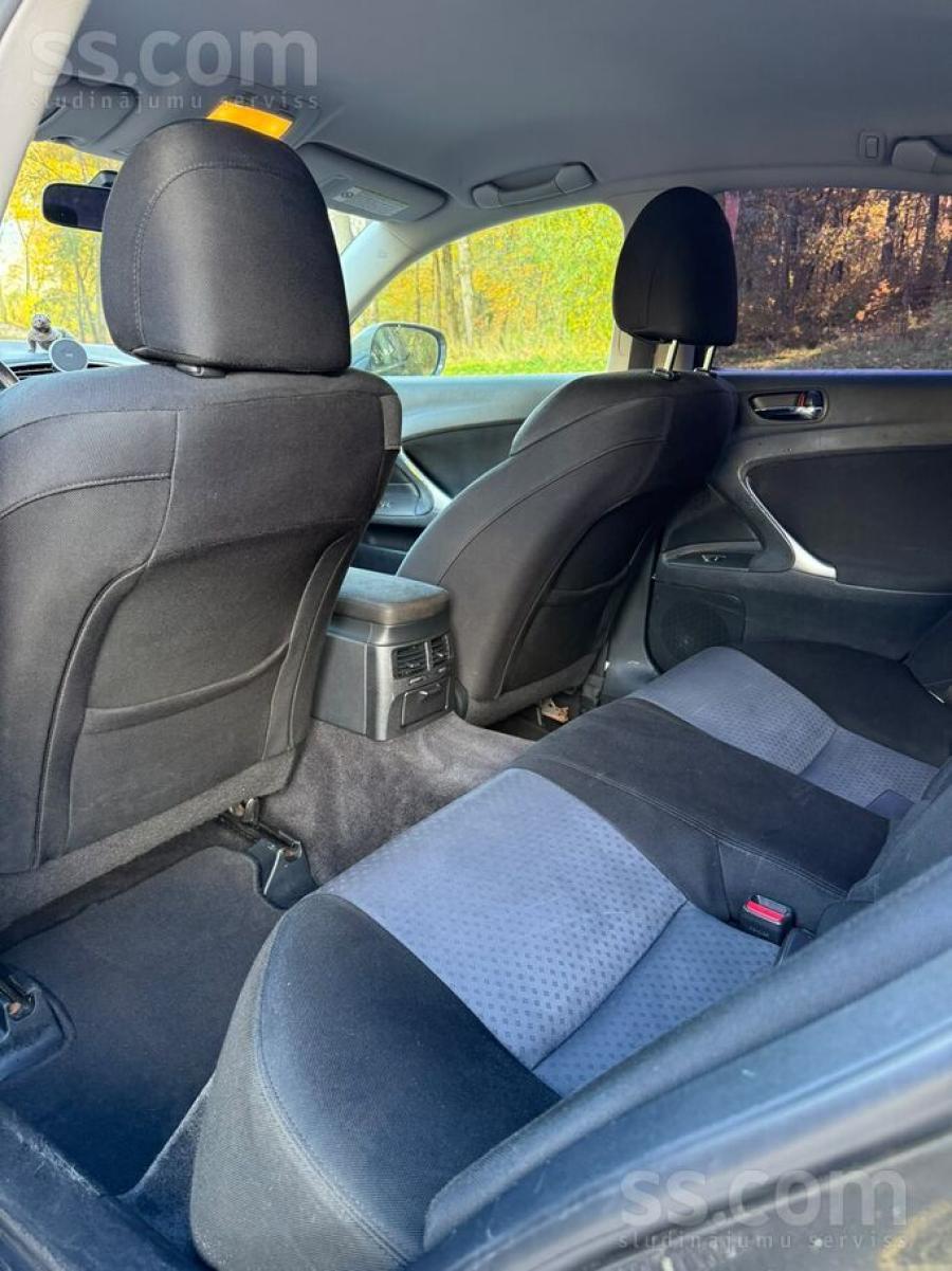 Pelēks Lexus IS 2007 Krāslava, ar dzinēja tilpumu 2.20 L un nobraukumu 335 tūkst. km par 2800 €, foto 8 vietnē AUTOMOTO.COM.LV