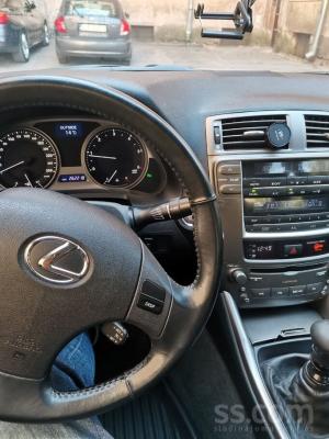 Pelēks Lexus IS 2008 Rīga, ar dzinēja tilpumu 2.20 L un nobraukumu 262 tūkst. km par 4400 €, foto 3 vietnē AUTOMOTO.COM.LV