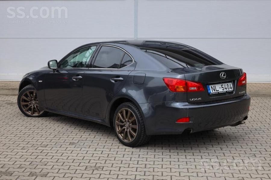Grey Lexus IS 2008 in Riga, with an engine capacity of 2.20 L and mileage of 0 thousand km for 1995 €, photo 6 on AUTOMOTO.COM.LV
