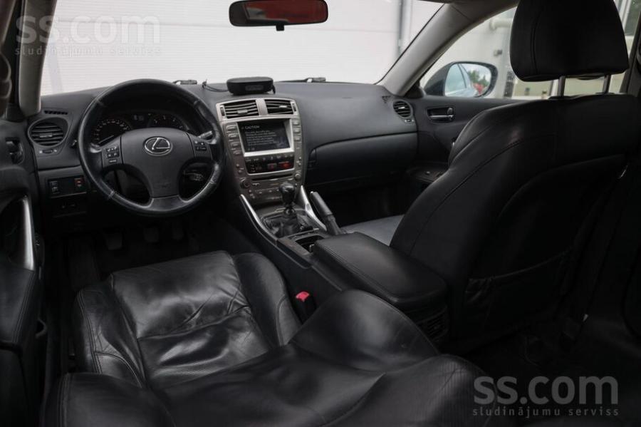 Grey Lexus IS 2008 in Riga, with an engine capacity of 2.20 L and mileage of 0 thousand km for 1995 €, photo 11 on AUTOMOTO.COM.LV
