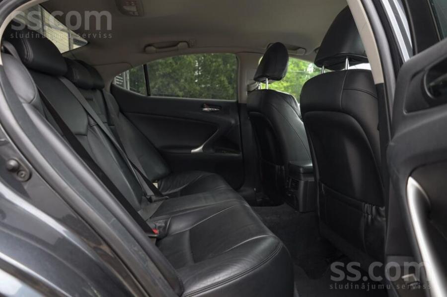 Grey Lexus IS 2008 in Riga, with an engine capacity of 2.20 L and mileage of 0 thousand km for 1995 €, photo 14 on AUTOMOTO.COM.LV