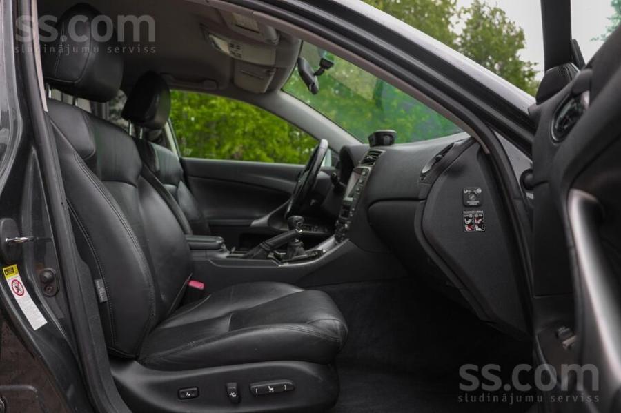 Grey Lexus IS 2008 in Riga, with an engine capacity of 2.20 L and mileage of 0 thousand km for 1995 €, photo 15 on AUTOMOTO.COM.LV