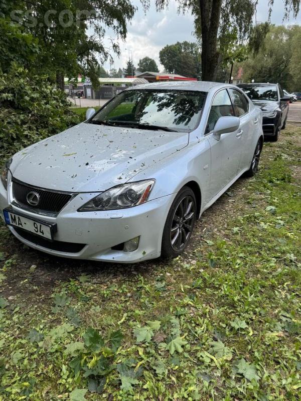 Grey Lexus IS 2008 in Riga, with an engine capacity of 2.50 L and mileage of 135 thousand km for 1500 €, photo 1 on AUTOMOTO.COM.LV