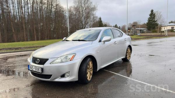 Grey Lexus IS 2009 in Riga, with an engine capacity of 2.50 L and mileage of 195 thousand km for 4700 €, photo 3 on AUTOMOTO.COM.LV