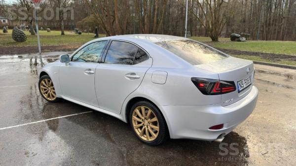 Grey Lexus IS 2009 in Riga, with an engine capacity of 2.50 L and mileage of 195 thousand km for 4700 €, photo 4 on AUTOMOTO.COM.LV