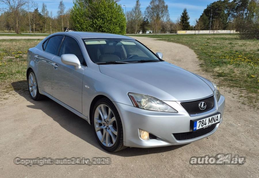 Grey Lexus IS 2009 in Tallinn, with an engine capacity of 2.50 L and mileage of 141 thousand km for 7490 €, photo 5 on AUTOMOTO.COM.LV