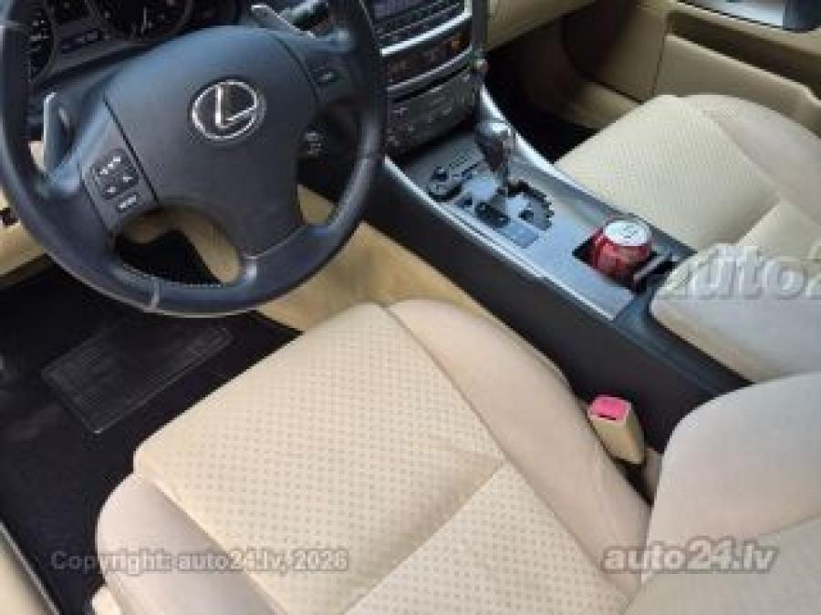 Grey Lexus IS 2009 in Tallinn, with an engine capacity of 2.50 L and mileage of 141 thousand km for 7490 €, photo 9 on AUTOMOTO.COM.LV