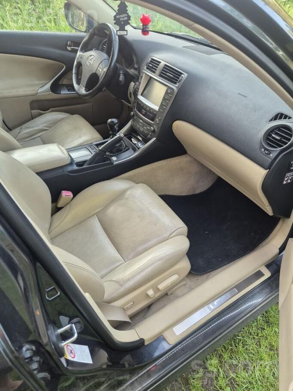 Pelēks Lexus IS 2009 Rīga, ar dzinēja tilpumu 2.20 L un nobraukumu 257 tūkst. km par 3900 €, foto 6 vietnē AUTOMOTO.COM.LV