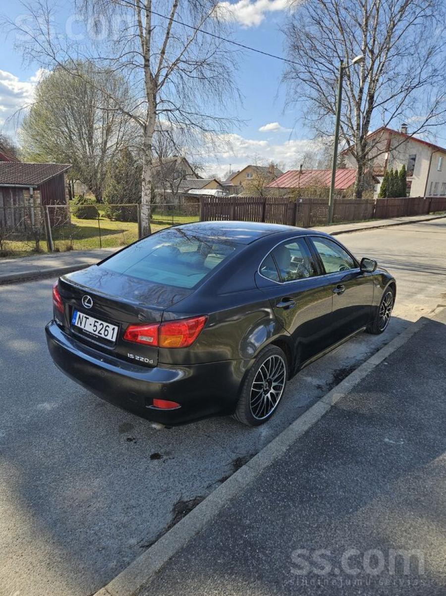 Grey Lexus IS 2009 in Riga, with an engine capacity of 2.20 L and mileage of 257 thousand km for 3900 €, photo 14 on AUTOMOTO.COM.LV