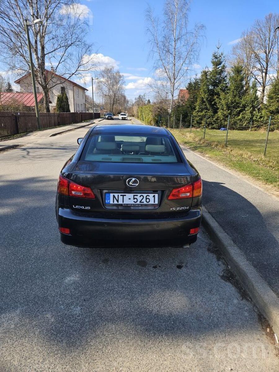 Grey Lexus IS 2009 in Riga, with an engine capacity of 2.20 L and mileage of 257 thousand km for 3900 €, photo 16 on AUTOMOTO.COM.LV
