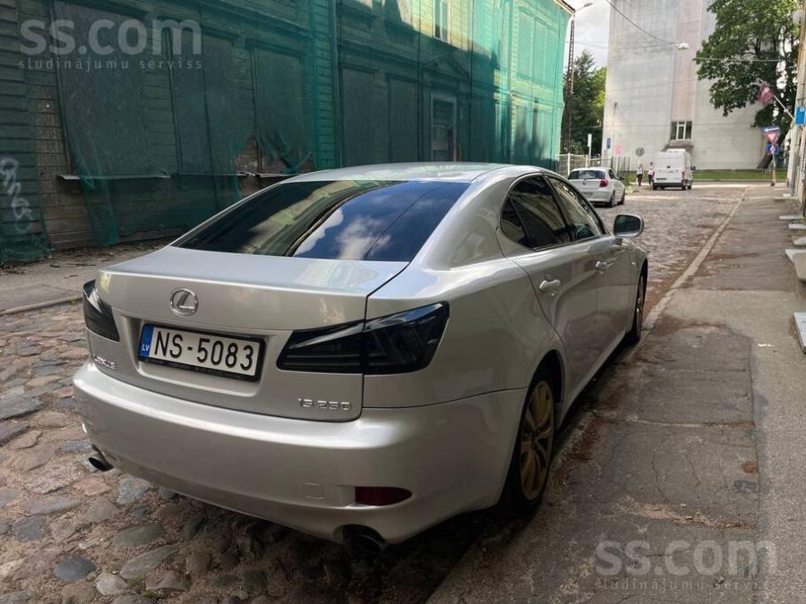 Pelēks Lexus IS 2009 Rīga, ar dzinēja tilpumu 2.50 L un nobraukumu 202 tūkst. km par 4900 €, foto 3 vietnē AUTOMOTO.COM.LV