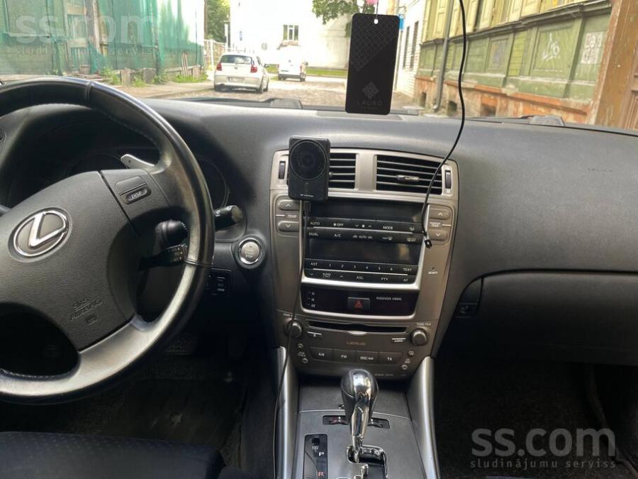 Pelēks Lexus IS 2009 Rīga, ar dzinēja tilpumu 2.50 L un nobraukumu 202 tūkst. km par 4900 €, foto 10 vietnē AUTOMOTO.COM.LV