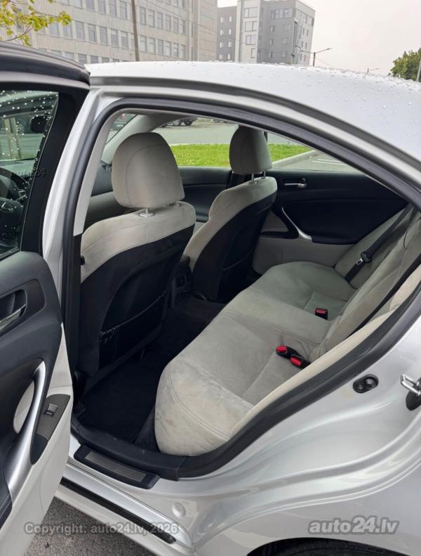 Pelēks Lexus IS 2009 Tallina, ar dzinēja tilpumu 2.50 L un nobraukumu 242 tūkst. km par 6500 €, foto 9 vietnē AUTOMOTO.COM.LV