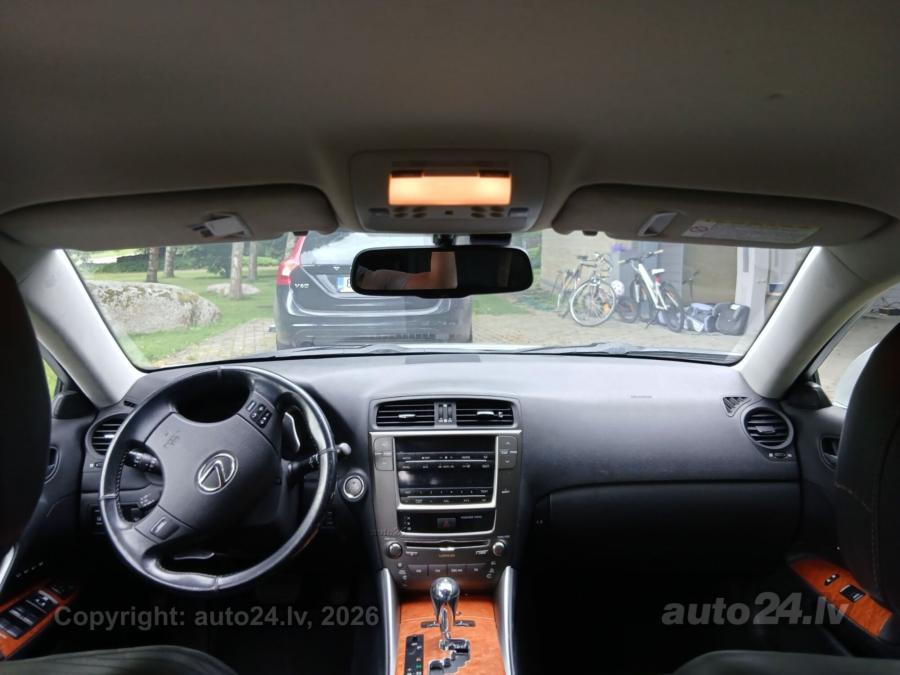 Pelēks Lexus IS 2010 Tallina, ar dzinēja tilpumu 2.50 L un nobraukumu 221 tūkst. km par 5750 €, foto 6 vietnē AUTOMOTO.COM.LV