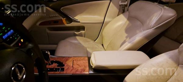 Grey Lexus IS 2010 in Riga, with an engine capacity of 2.50 L and mileage of 222 thousand km for 8900 €, photo 6 on AUTOMOTO.COM.LV