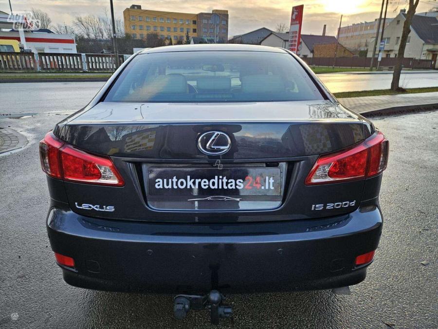 Grey Lexus IS 2011 in Siauliai, with an engine capacity of 2.20 L and mileage of 216 thousand km for 6450 €, photo 7 on AUTOMOTO.COM.LV