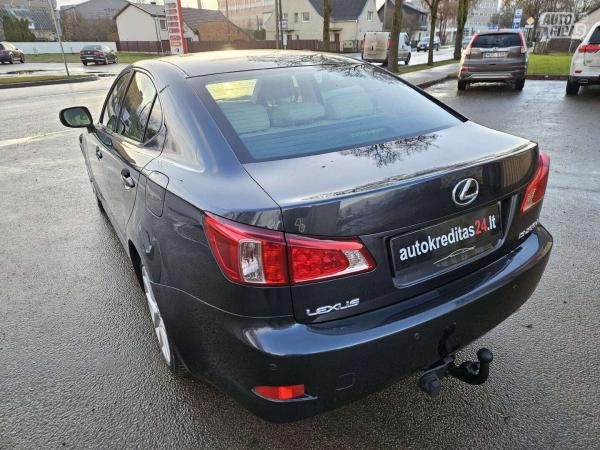 Grey Lexus IS 2011 in Siauliai, with an engine capacity of 2.20 L and mileage of 216 thousand km for 6450 €, photo 8 on AUTOMOTO.COM.LV