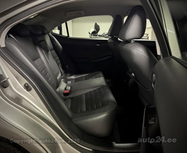 Pelēks Lexus IS 2013 Tallina, ar dzinēja tilpumu 2.50 L un nobraukumu 123 tūkst. km par 12900 €, foto 11 vietnē AUTOMOTO.COM.LV