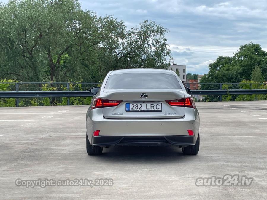 Grey Lexus IS 2013 in Tartu, with an engine capacity of 2.50 L and mileage of 248 thousand km for 14900 €, photo 7 on AUTOMOTO.COM.LV