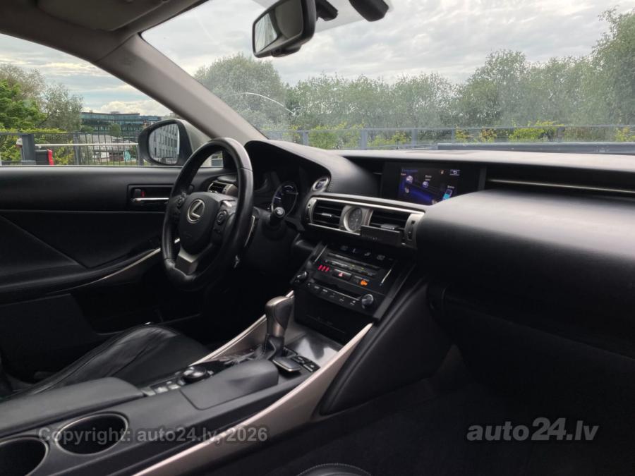 Grey Lexus IS 2013 in Tartu, with an engine capacity of 2.50 L and mileage of 248 thousand km for 14900 €, photo 11 on AUTOMOTO.COM.LV