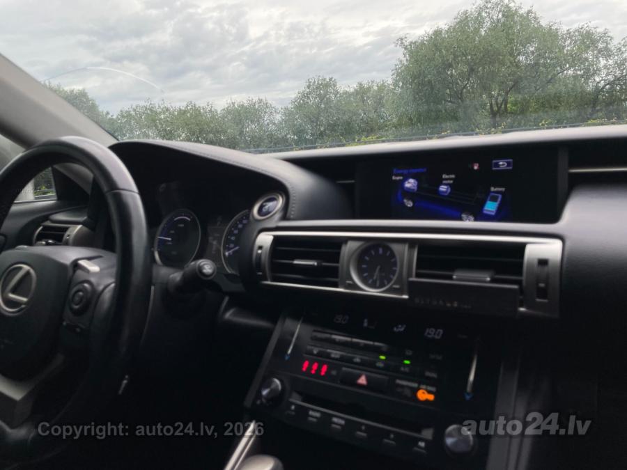 Grey Lexus IS 2013 in Tartu, with an engine capacity of 2.50 L and mileage of 248 thousand km for 14900 €, photo 12 on AUTOMOTO.COM.LV