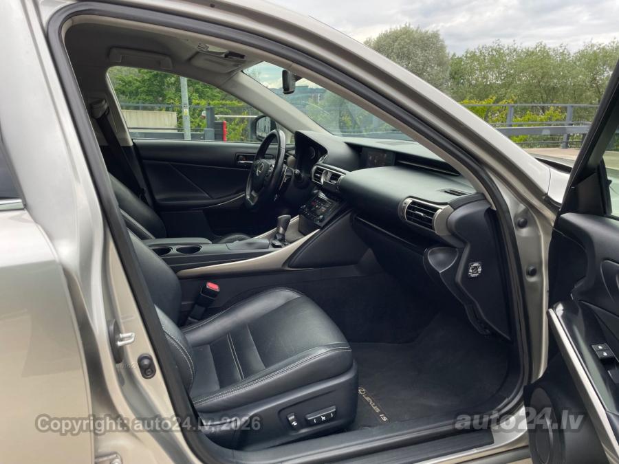 Grey Lexus IS 2013 in Tartu, with an engine capacity of 2.50 L and mileage of 248 thousand km for 14900 €, photo 16 on AUTOMOTO.COM.LV