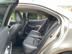 Grey Lexus IS 2013 in Tartu, with an engine capacity of 2.50 L and mileage of 248 thousand km for 14900 €, photo 18 on AUTOMOTO.COM.LV