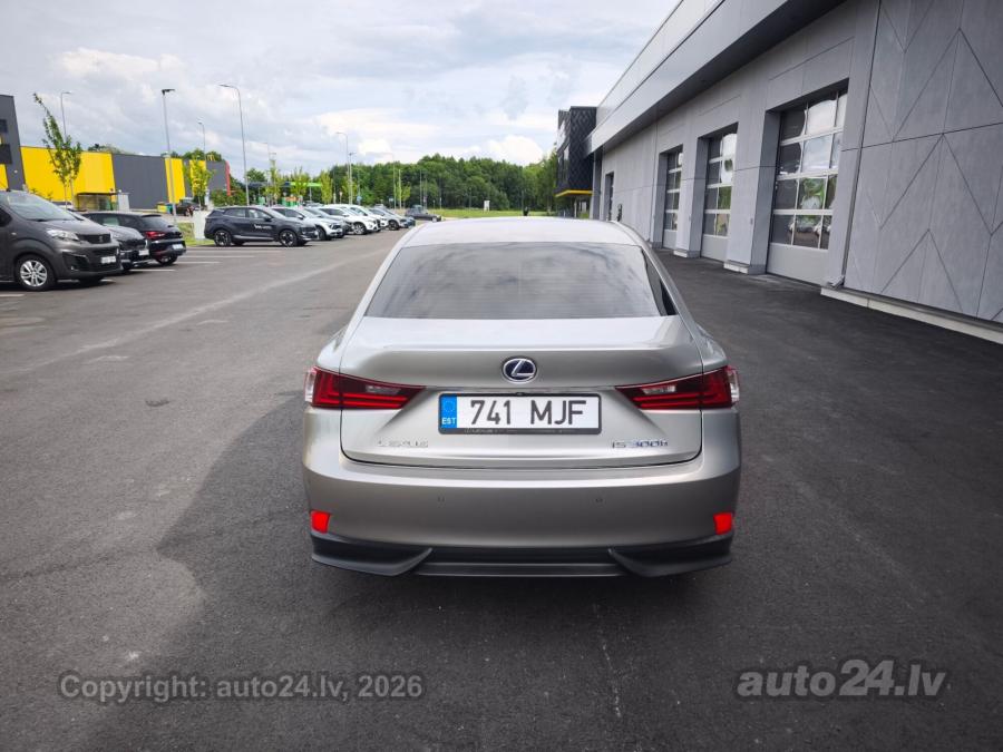 Grey Lexus IS 2013 in Tallinn, with an engine capacity of 2.50 L and mileage of 235 thousand km for 14000 €, photo 6 on AUTOMOTO.COM.LV