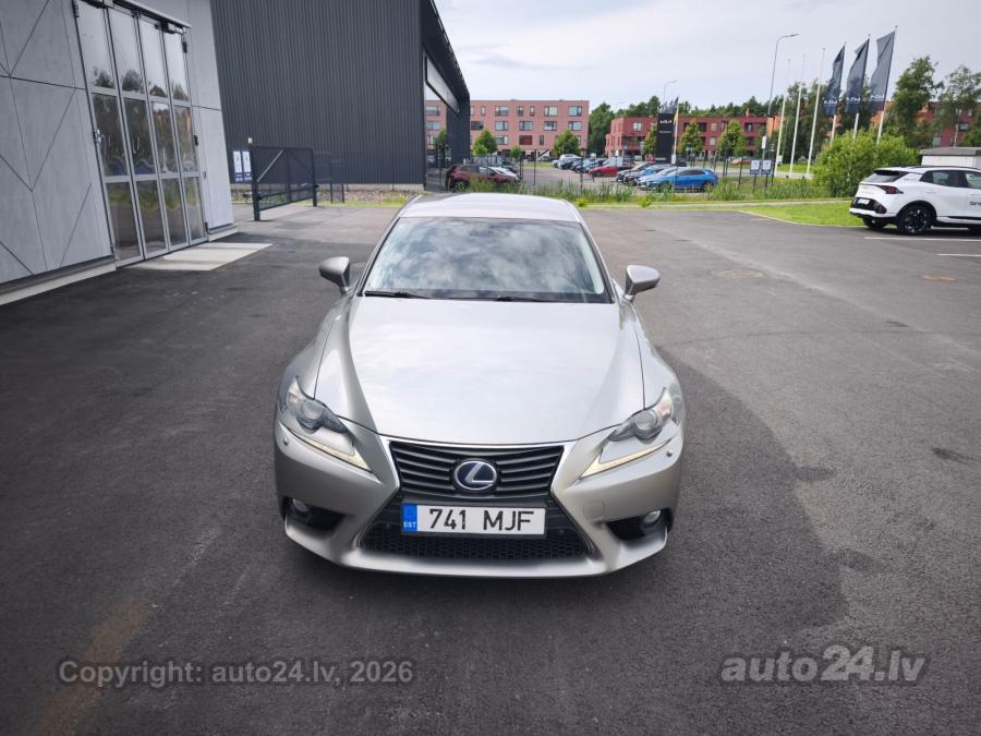 Grey Lexus IS 2013 in Tallinn, with an engine capacity of 2.50 L and mileage of 235 thousand km for 14000 €, photo 10 on AUTOMOTO.COM.LV