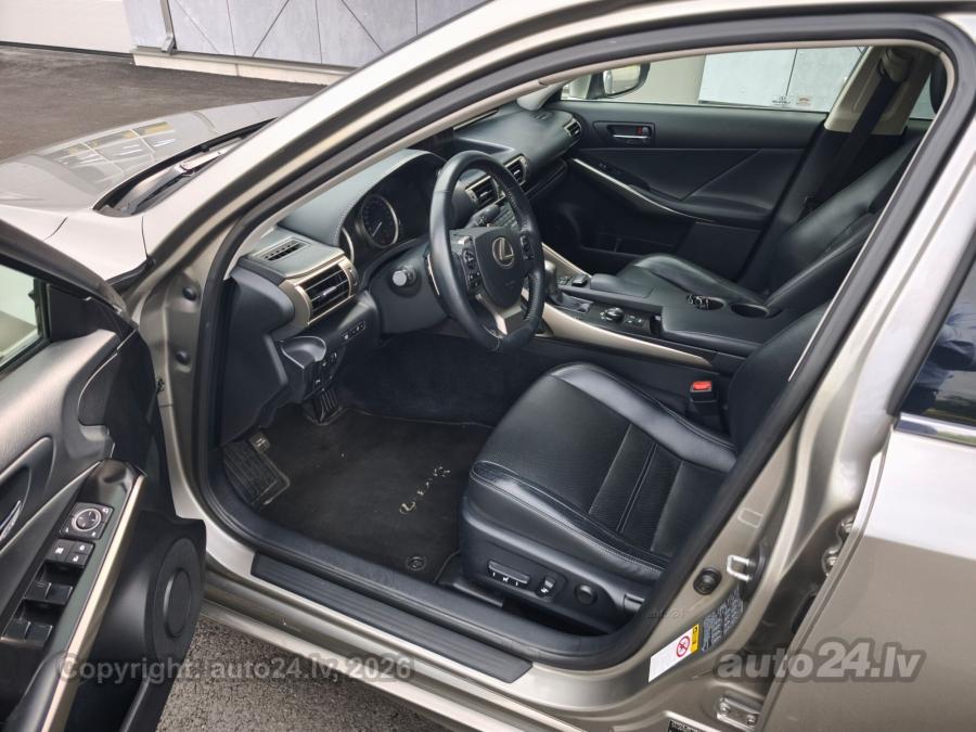 Grey Lexus IS 2013 in Tallinn, with an engine capacity of 2.50 L and mileage of 235 thousand km for 14000 €, photo 12 on AUTOMOTO.COM.LV