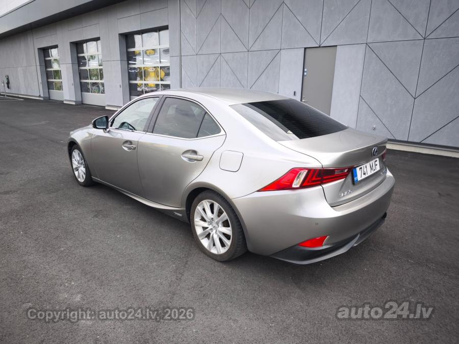 Grey Lexus IS 2013 in Tallinn, with an engine capacity of 2.50 L and mileage of 235 thousand km for 14000 €, photo 13 on AUTOMOTO.COM.LV