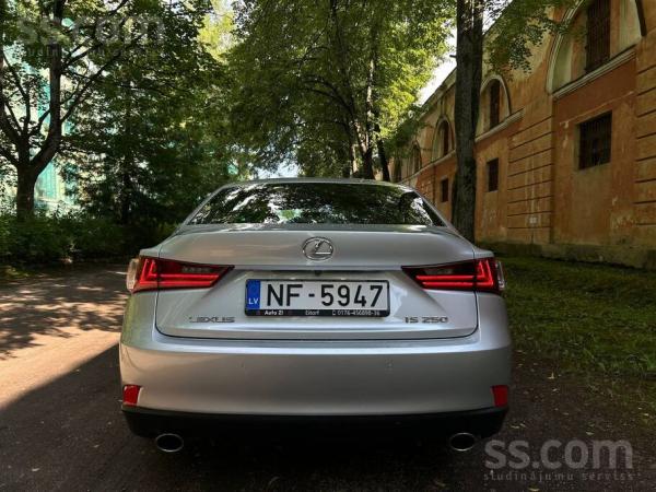 Pelēks Lexus IS 2013 Daugavpils, ar dzinēja tilpumu 2.50 L un nobraukumu 332 tūkst. km par 11700 €, foto 2 vietnē AUTOMOTO.COM.LV