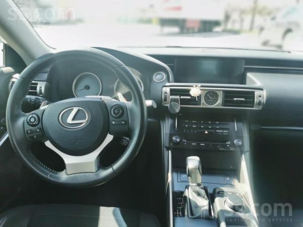 Grey Lexus IS 2014 in Riga, with an engine capacity of 2.50 L and mileage of 91 thousand km for 15500 €, photo 5 on AUTOMOTO.COM.LV