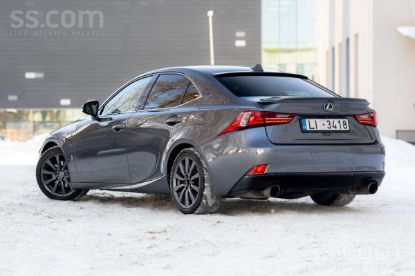 Grey Lexus IS 2014 in Jelgava, with an engine capacity of 2.50 L and mileage of 316 thousand km for 15300 €, photo 4 on AUTOMOTO.COM.LV