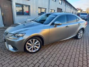 Grey Lexus IS 2014 in Riga, with an engine capacity of 2.50 L and mileage of 180 thousand km for 12490 €, photo 4 on AUTOMOTO.COM.LV