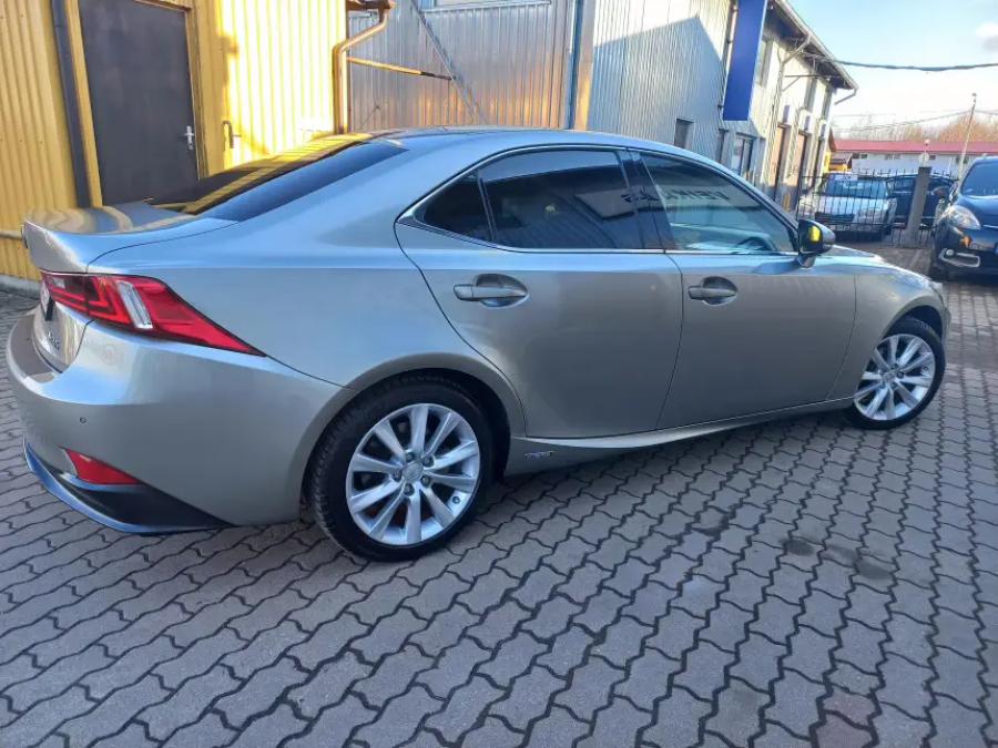 Grey Lexus IS 2014 in Riga, with an engine capacity of 2.50 L and mileage of 180 thousand km for 12490 €, photo 5 on AUTOMOTO.COM.LV