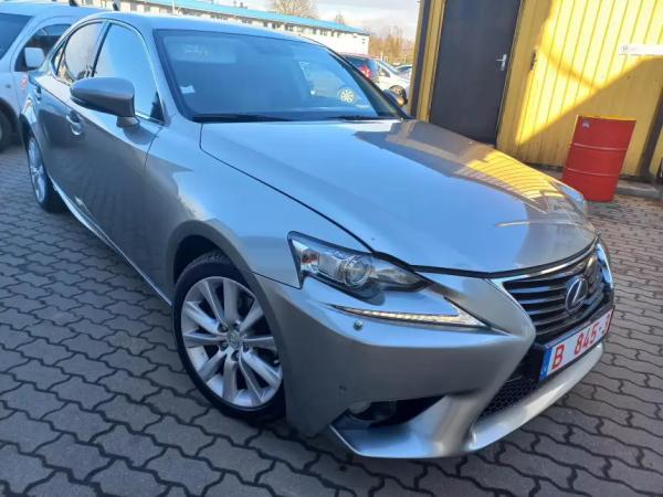 Grey Lexus IS 2014 in Riga, with an engine capacity of 2.50 L and mileage of 180 thousand km for 12490 €, photo 5 on AUTOMOTO.COM.LV