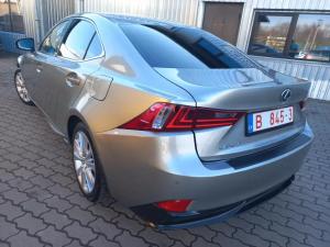 Grey Lexus IS 2014 in Riga, with an engine capacity of 2.50 L and mileage of 180 thousand km for 12490 €, photo 8 on AUTOMOTO.COM.LV