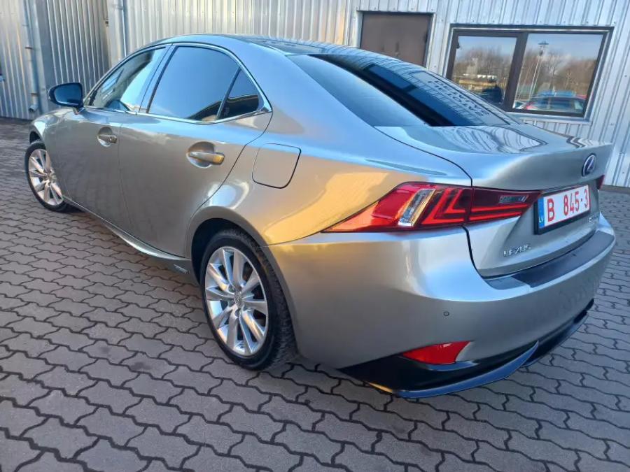 Grey Lexus IS 2014 in Riga, with an engine capacity of 2.50 L and mileage of 180 thousand km for 12490 €, photo 9 on AUTOMOTO.COM.LV