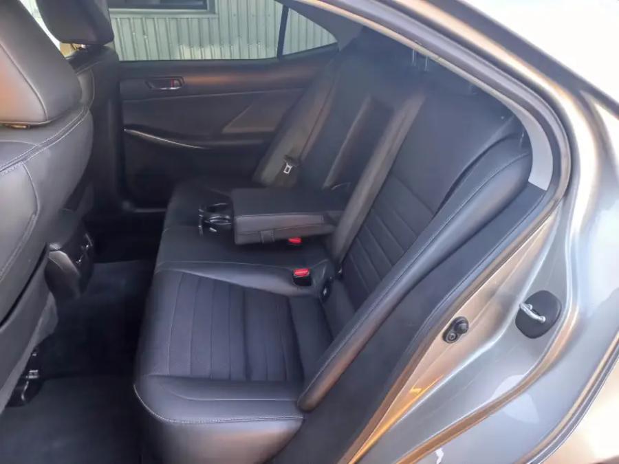 Grey Lexus IS 2014 in Riga, with an engine capacity of 2.50 L and mileage of 180 thousand km for 12490 €, photo 13 on AUTOMOTO.COM.LV